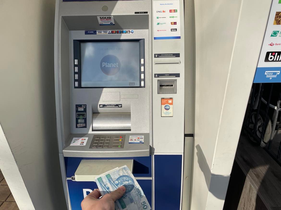 Jak działa wpłatomat? - Finhack